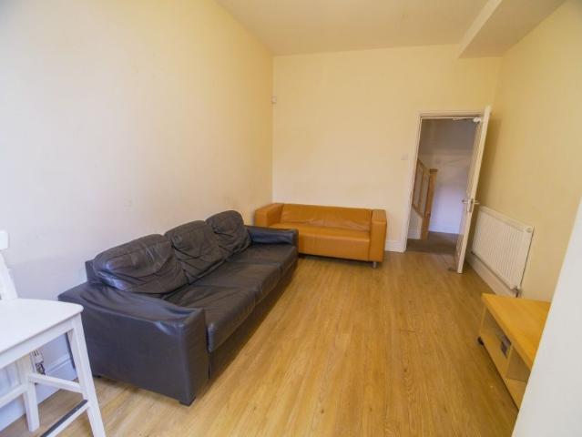 5 bedroom house share to rent