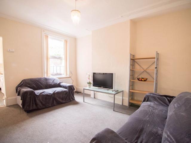 5 bedroom house share to rent