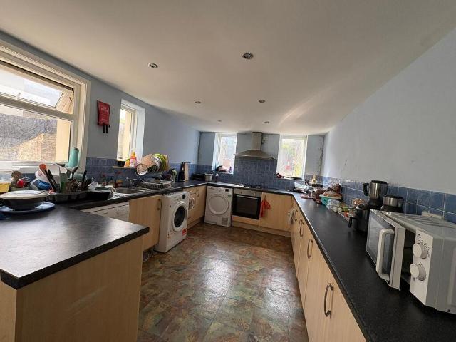 5 bedroom house share to rent