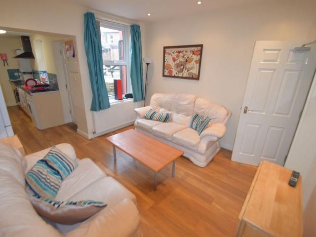 5 bedroom house share to rent