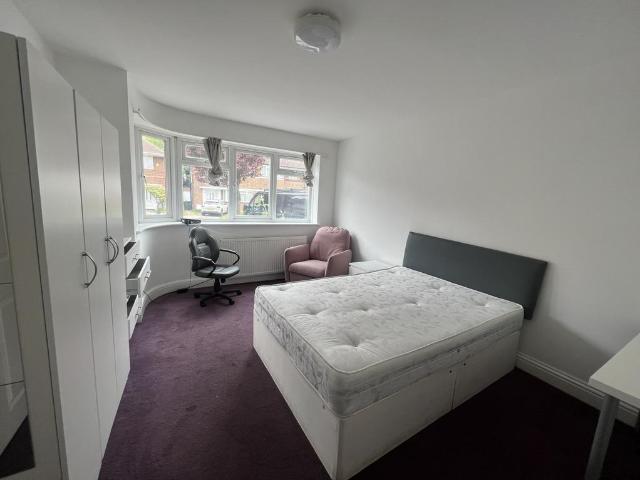 5 bedroom house share to rent