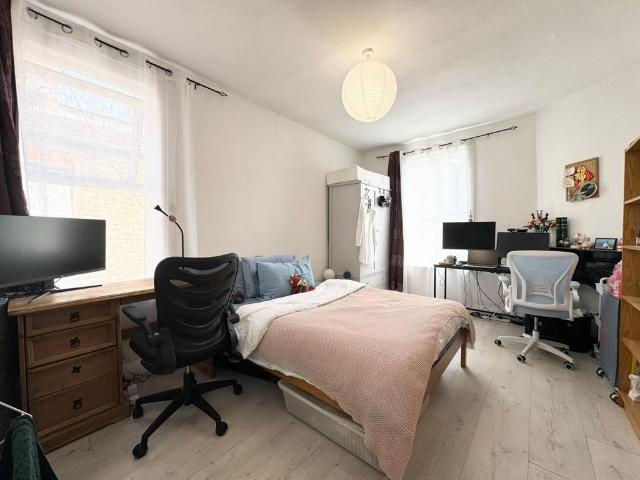 5 bedroom house share to rent