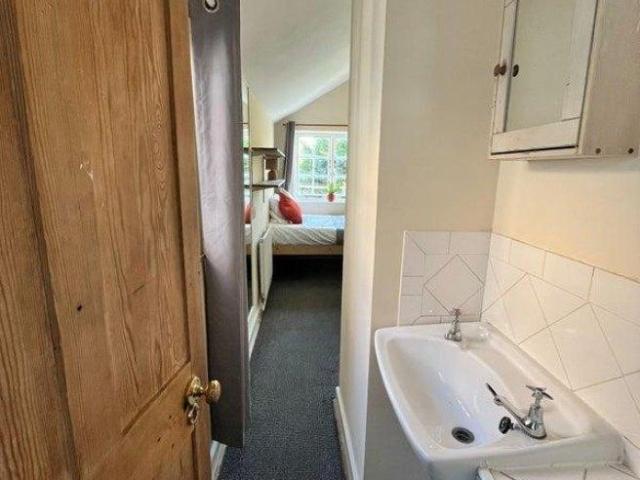 5 bedroom house share to rent