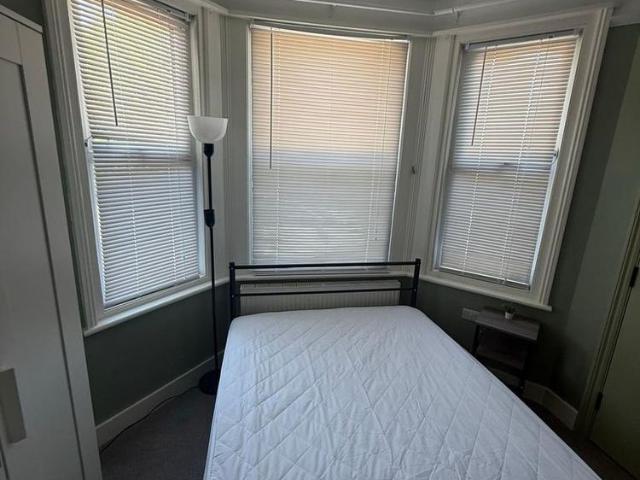 5 bedroom house share to rent