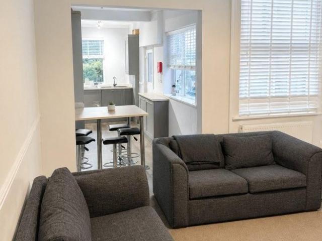 5 bedroom house share to rent
