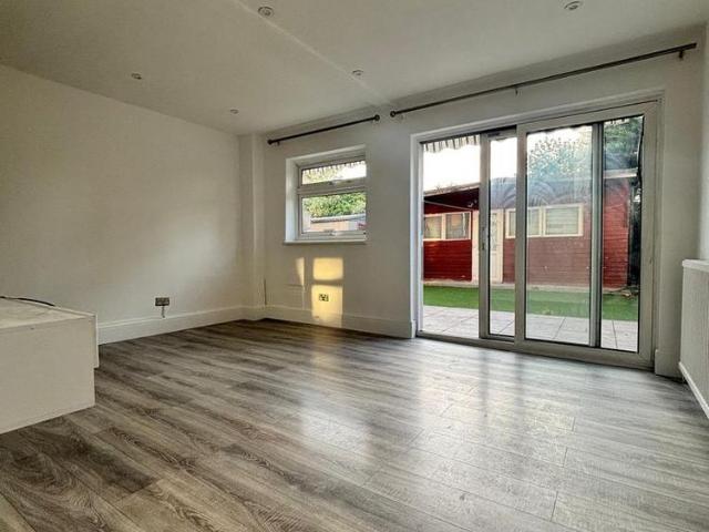 5 bedroom house share to rent