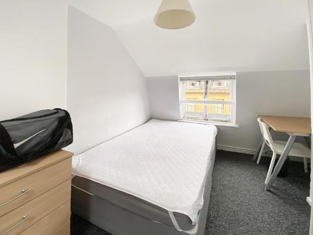 5 bedroom house share to rent