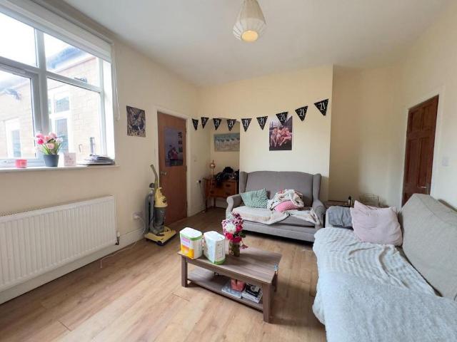 5 bedroom house share to rent