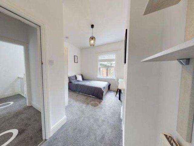 5 bedroom house share to rent