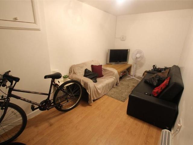 5 bedroom house share to rent