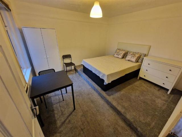5 bedroom house share to rent