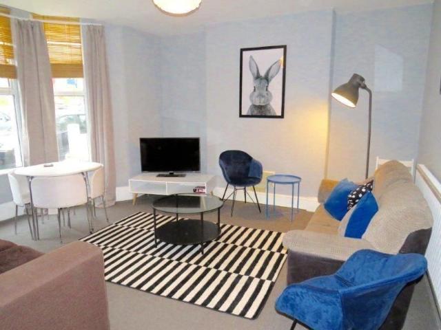5 bedroom house share to rent