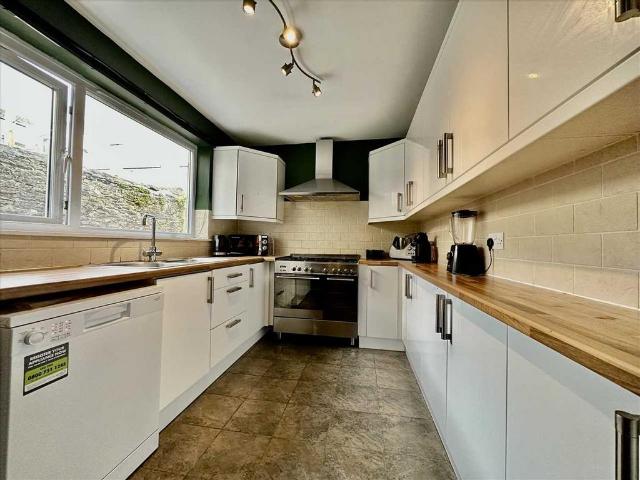 5 bedroom house share to rent