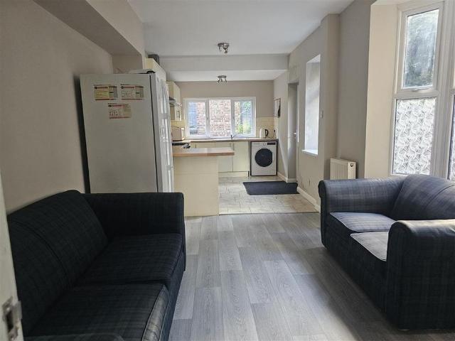 5 bedroom house share to rent