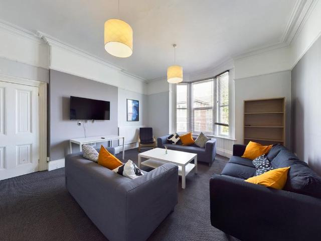 5 bedroom house share to rent