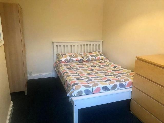 5 bedroom house share to rent
