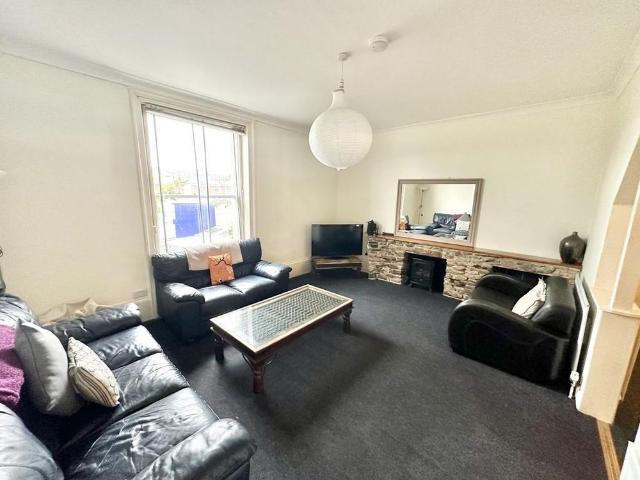 5 bedroom house share to rent