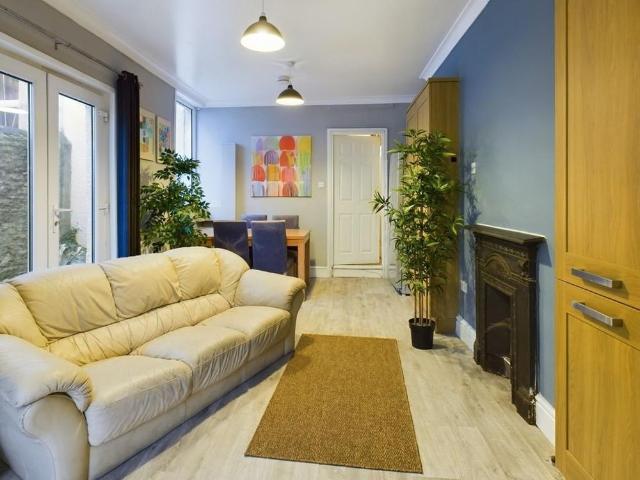 5 bedroom house share to rent