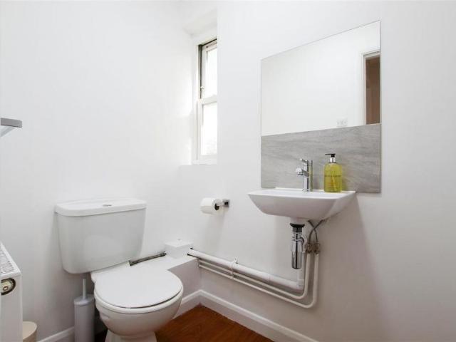 5 bedroom house share to rent