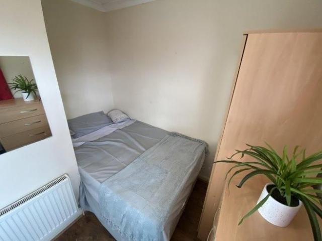 5 bedroom house share to rent
