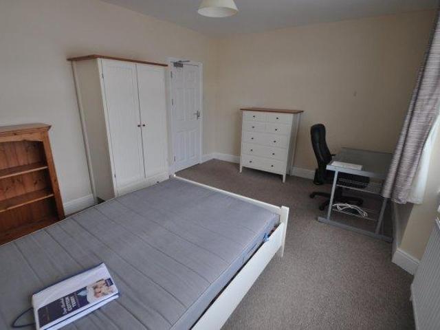 5 bedroom house share to rent