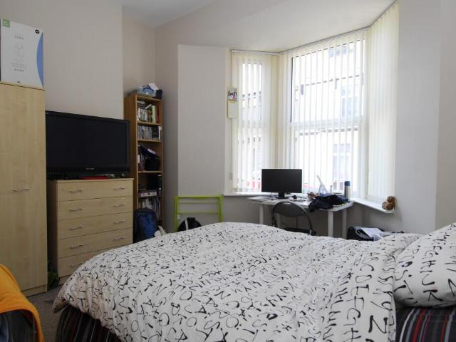 5 bedroom house share to rent