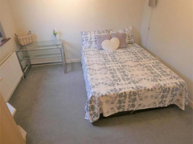 5 bedroom house share to rent