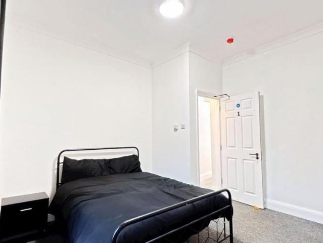 5 bedroom house share to rent
