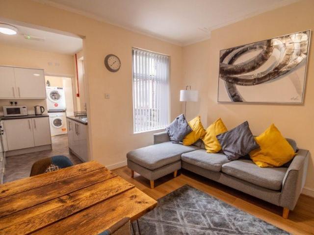 5 bedroom house share to rent