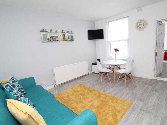 5 bedroom house share to rent