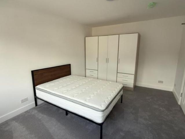 5 bedroom house share to rent