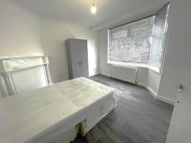 5 bedroom house share to rent