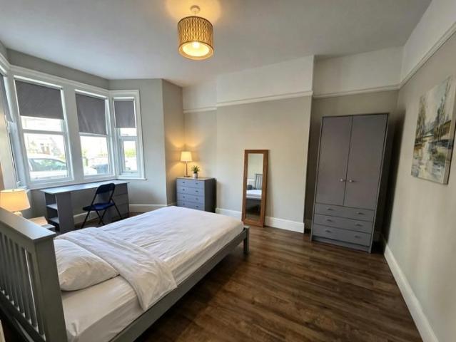 5 bedroom house share to rent
