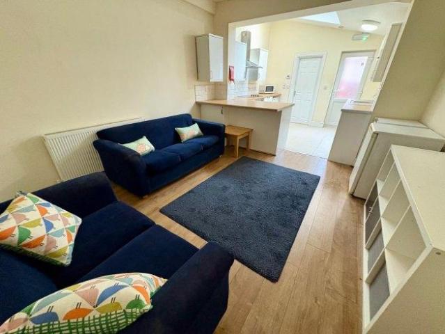 5 bedroom house share to rent