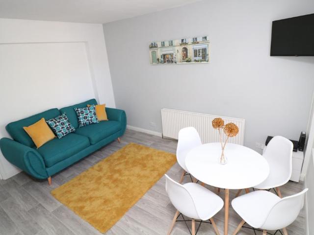5 bedroom house share to rent