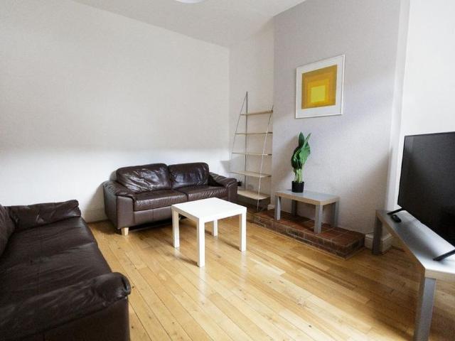 5 bedroom house share to rent