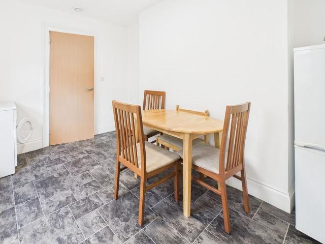 5 bedroom house share to rent