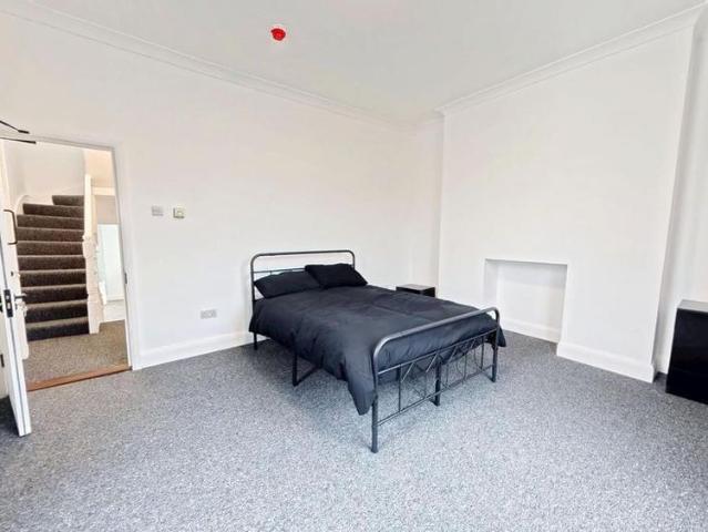 5 bedroom house share to rent