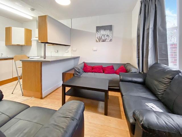 5 bedroom house share to rent