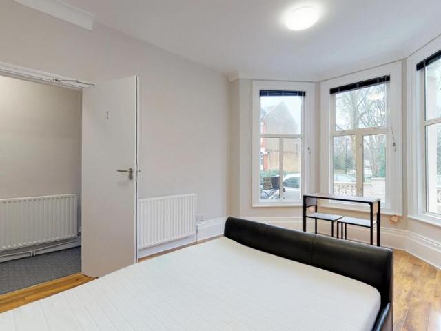 5 bedroom house share to rent