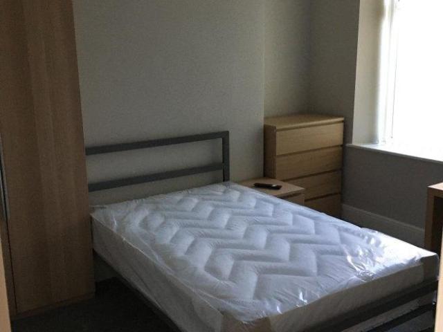 5 bedroom house share to rent