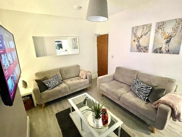 5 bedroom house share to rent