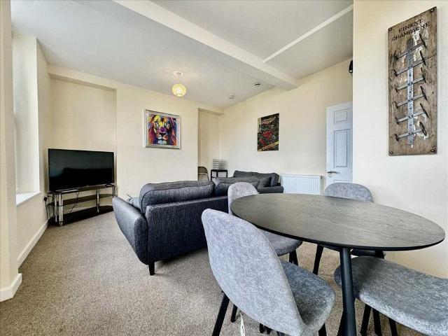 5 bedroom house share to rent
