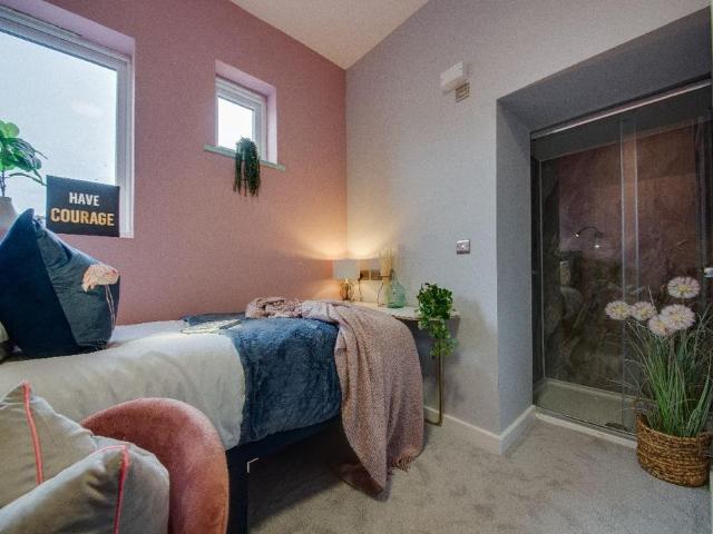 5 bedroom house share to rent