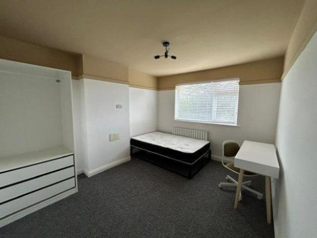 5 bedroom house share to rent