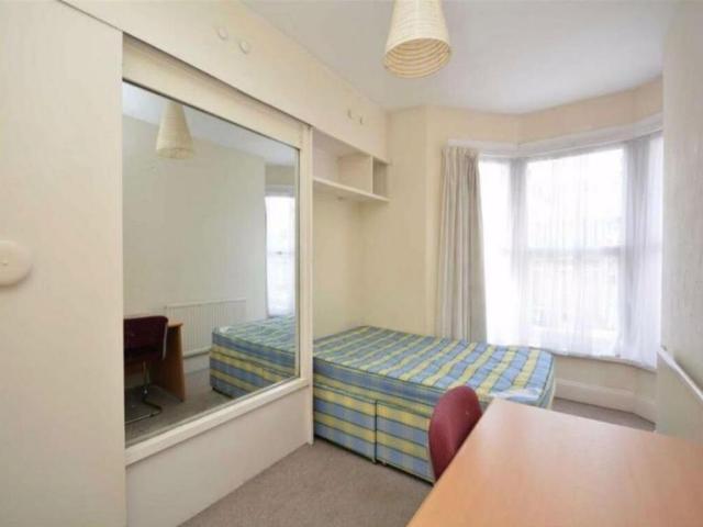 5 bedroom house share to rent