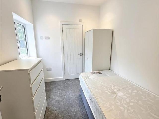 5 bedroom house share to rent