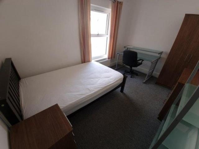 5 bedroom house share to rent