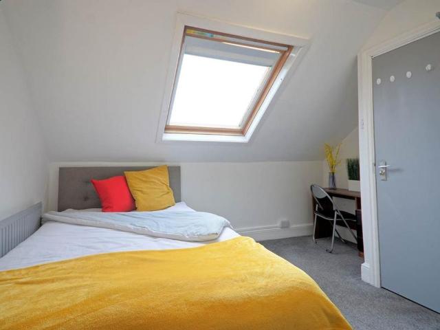 5 bedroom house share to rent