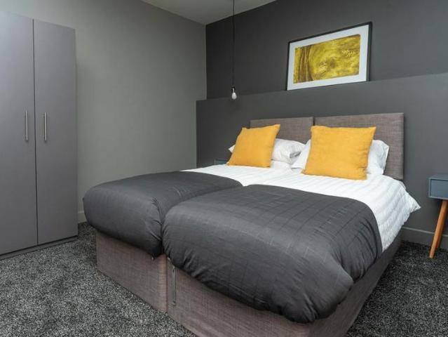 5 bedroom house share to rent